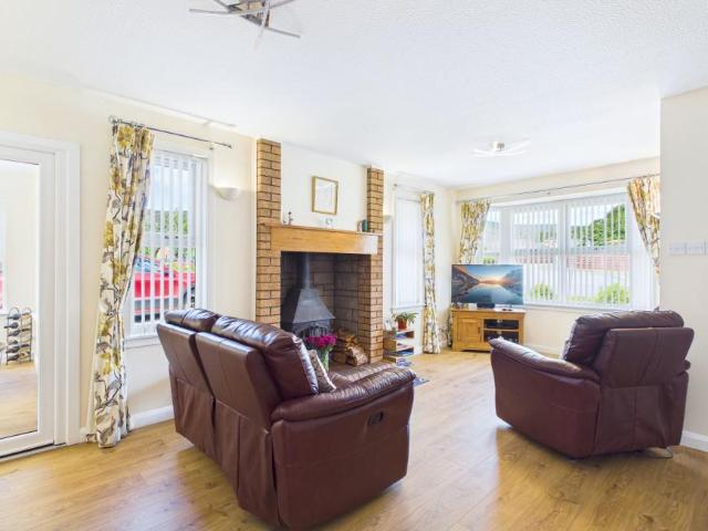 Bungalow 2 Bedroom For Sale Aviemore Aviemore 295000 ES103611600