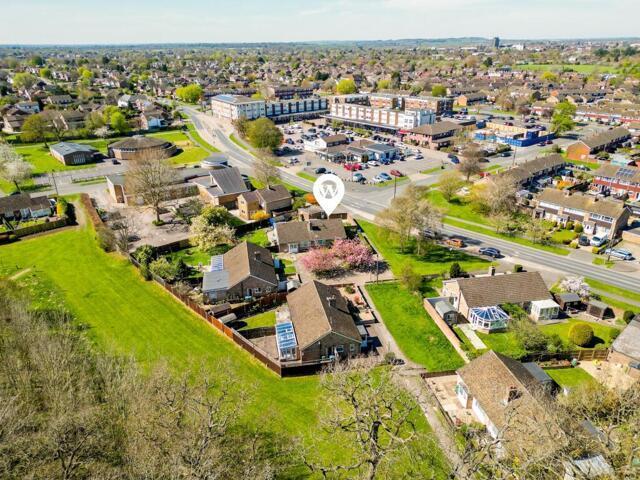 Bungalow 2 Bedroom For Sale Aylesbury Buckinghamshire 400000 ES101675220
