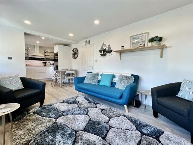 Bungalow 2 Bedroom For Sale Brixham Devon 135000 ES100953759