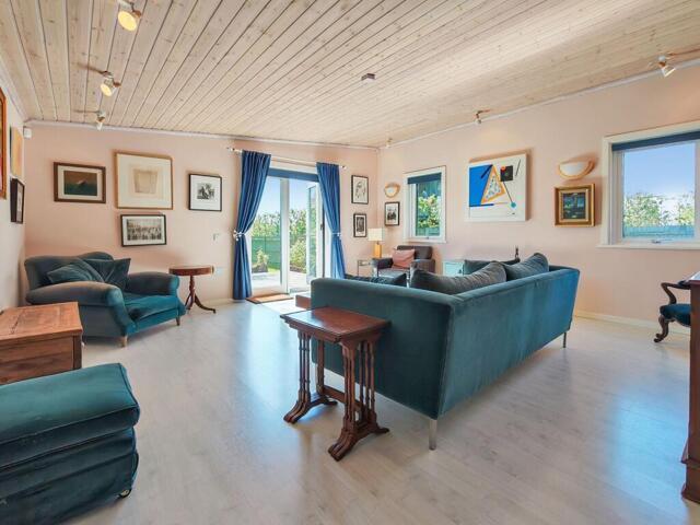 Bungalow 2 Bedroom For Sale East Sussex Kent 450000 ELS101856066