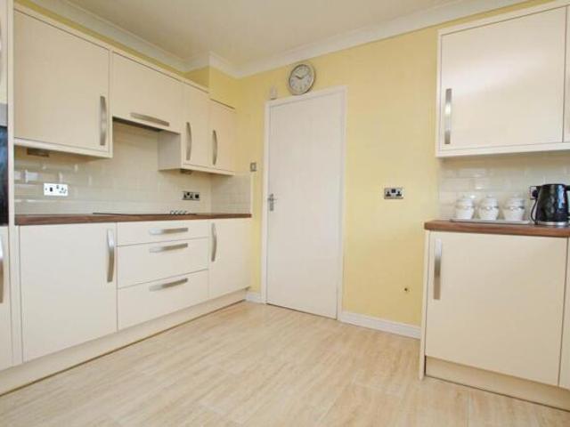 Bungalow 2 Bedroom For Sale Eastbourne East Sussex 359950 ES100824836