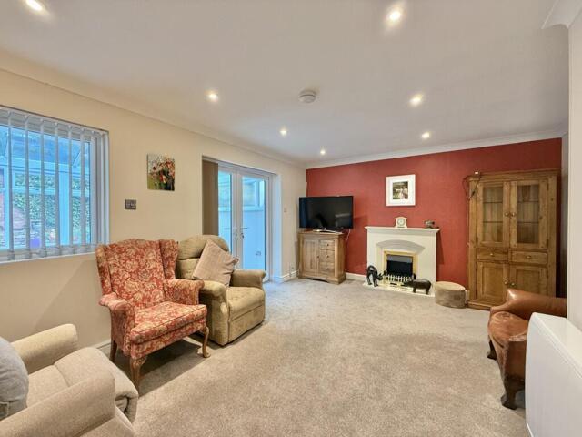 Bungalow 2 Bedroom For Sale Exeter Devon 285000 ELS99344625