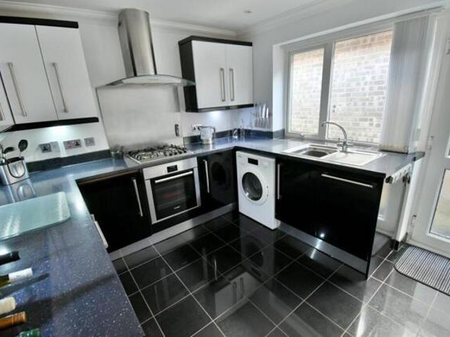 Bungalow 2 Bedroom For Sale Ferndown Dorset 400000 ELS98718308