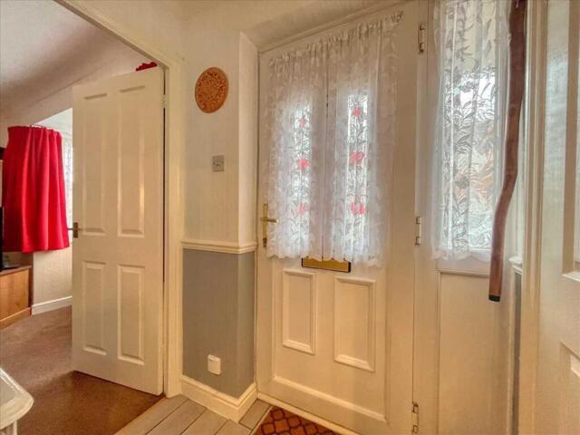 Bungalow 2 Bedroom For Sale Frinton On Sea Essex 249995 ES99608193