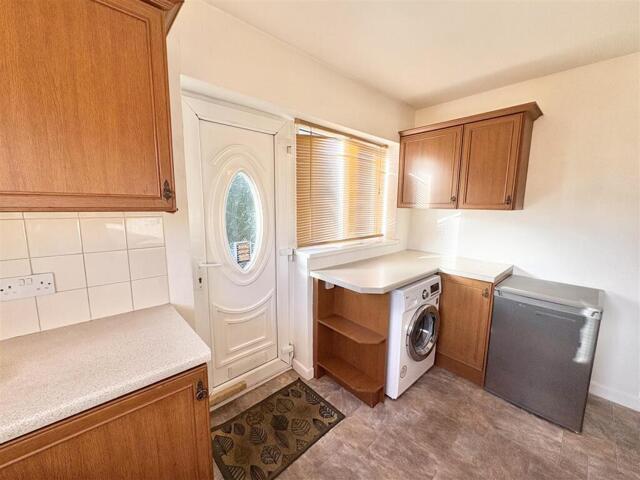 Bungalow 2 Bedroom For Sale Kirkby In Ashfield Nottinghamshire 167500 ES101677125