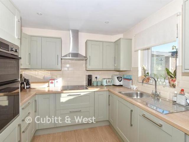 Bungalow 2 Bedroom For Sale Horsham West Sussex 363500 ELS99290453