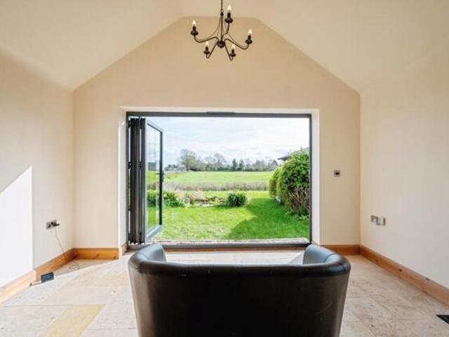 Bungalow 2 Bedroom For Sale Hayling Island Hampshire 595000 ES101059935