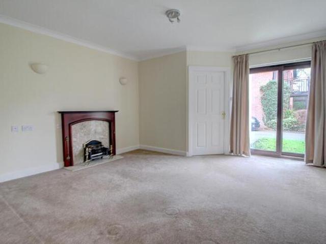 Bungalow 2 Bedroom For Sale Hartley Wintney Hampshire 295000 ELS98386915