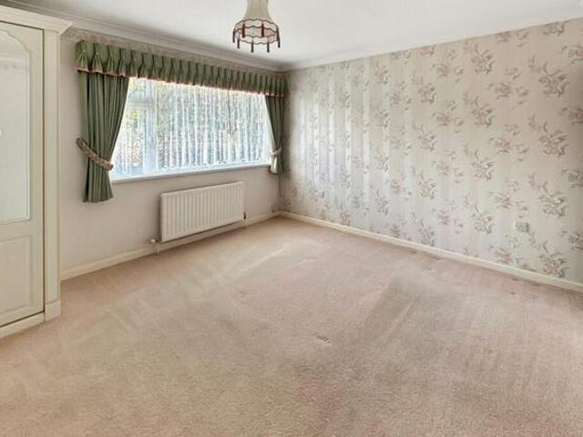Bungalow 2 Bedroom For Sale Highcliffe Dorset 475000 ELS100540598