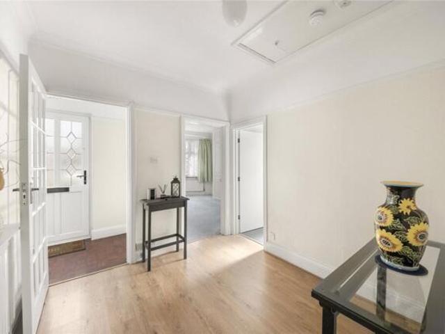Bungalow 2 Bedroom For Sale Hillingdon Greater London 725000 ES99608393