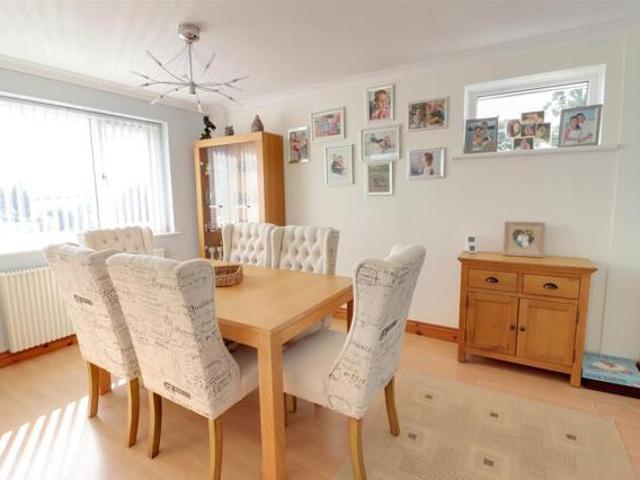 Bungalow 2 Bedroom For Sale Launceston Cornwall 275000 ES101777762
