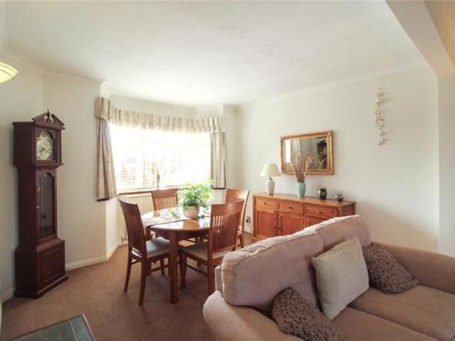 Bungalow 2 Bedroom For Sale Leigh Southend on Sea 475000 ES100733590
