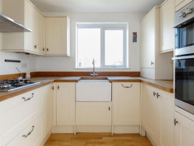 Bungalow 2 Bedroom For Sale Littlehampton West Sussex 425000 ES101199793