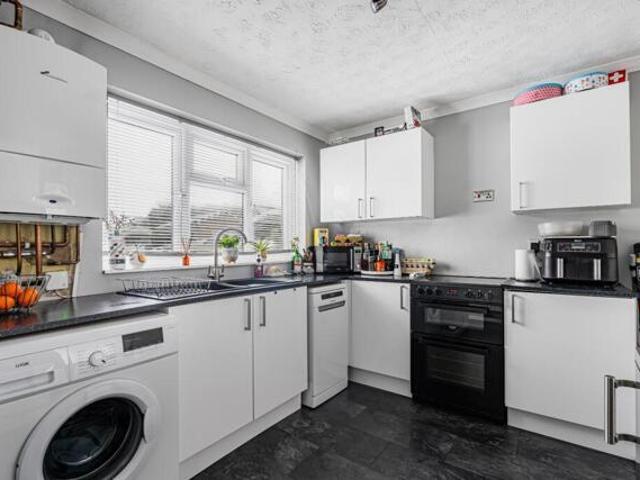 Bungalow 2 Bedroom For Sale Liphook Hampshire 300000 ES98649368