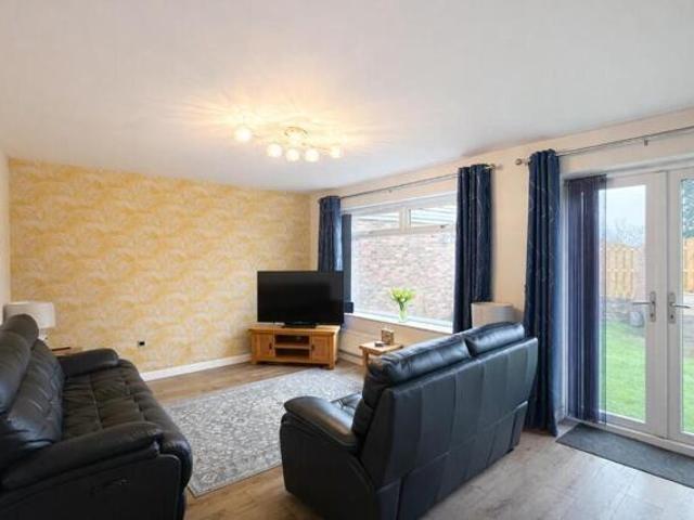 Bungalow 2 Bedroom For Sale North Yorkshire Wakefield 300000 ES98969221