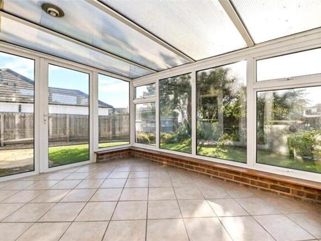 Bungalow 2 Bedroom For Sale New Milton Hampshire 510000 ES98765844