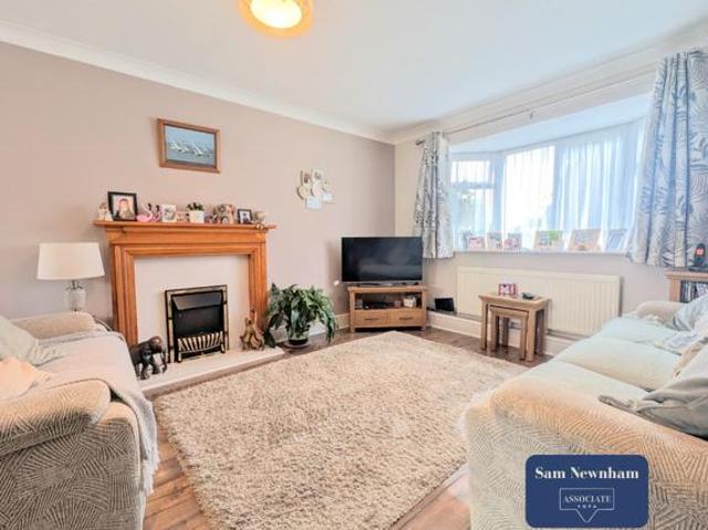Bungalow 2 Bedroom For Sale Newport Isle Of Wight 320000 ES101677696