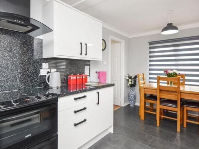 Bungalow 2 Bedroom For Sale Southend On Sea Southend on Sea 250000 ELS99475881