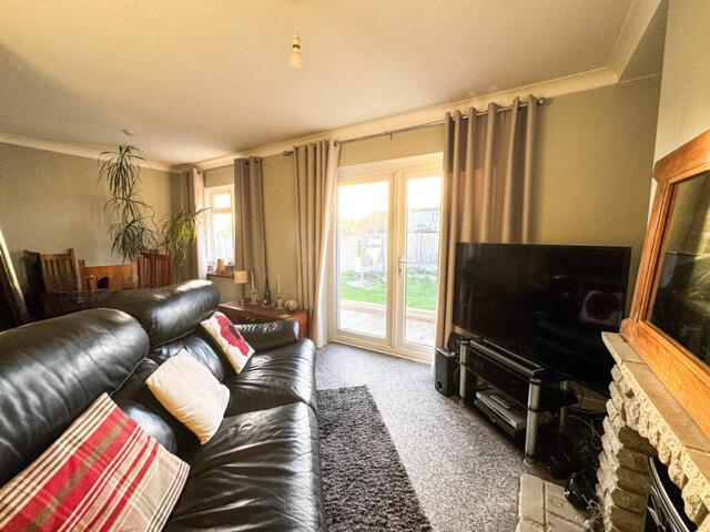 Bungalow 2 Bedroom For Sale Southend On Sea Southend on Sea 350000 ES99029232