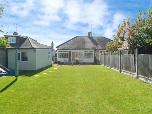 Bungalow 2 Bedroom For Sale Southend Southend on Sea 375000 ES101231563