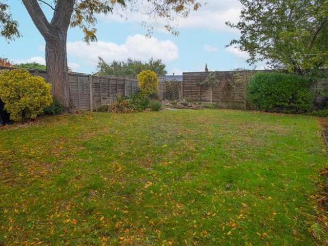Bungalow 2 Bedroom For Sale Shepperton Surrey 500000 ES98687529
