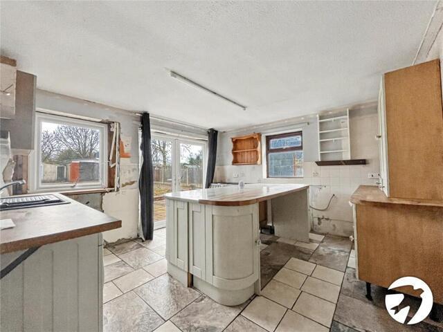 Bungalow 2 Bedroom For Sale Sittingbourne Kent 300000 ELS99092805