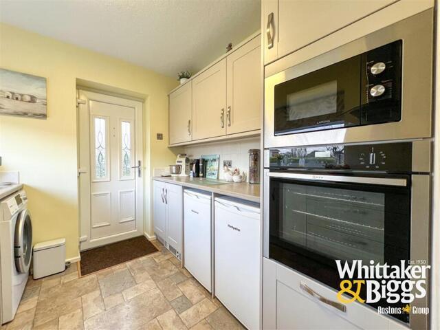 Bungalow 2 Bedroom For Sale Staffordshire Staffordshire 250000 ELS99986582