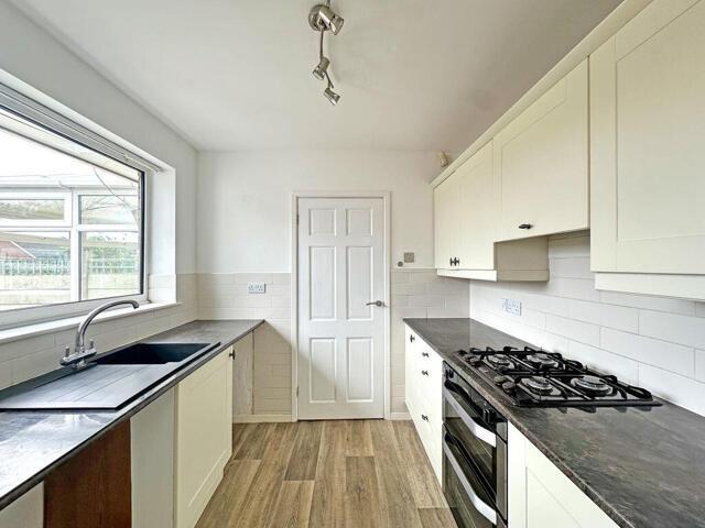 Bungalow 2 Bedroom For Sale Staffordshire Staffordshire 260000 ES100685253