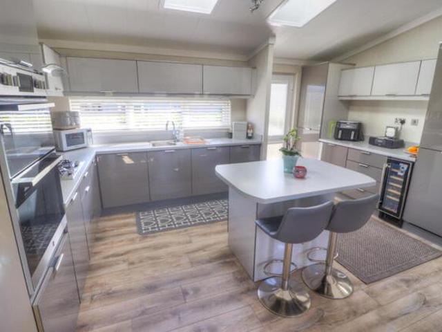 Bungalow 2 Bedroom For Sale Stockport Stockport 325000 ELS98503604