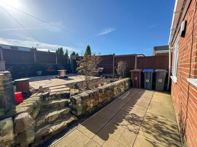 Bungalow 2 Bedroom For Sale Stoke On Trent Staffordshire 190000 ES100456527