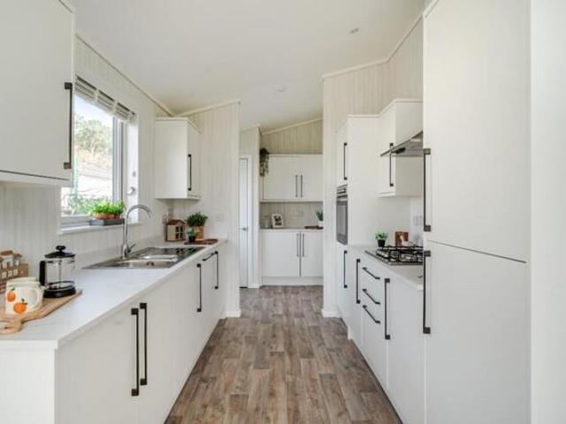 Bungalow 2 Bedroom For Sale Poole Dorset 315000 ES100854997
