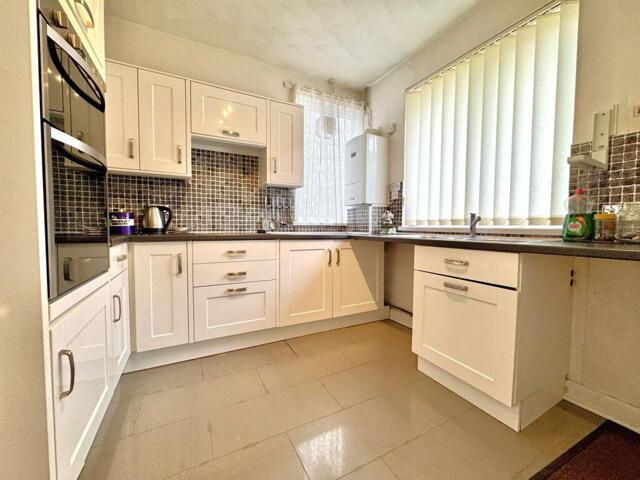 Bungalow 2 Bedroom For Sale Plymouth Devon 325000 ES99736069