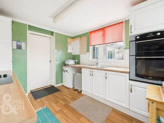 Bungalow 2 Bedroom For Sale Roydon Roydon 285000 ES98903682