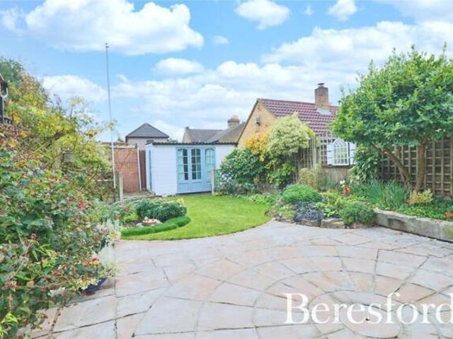 Bungalow 2 Bedroom For Sale Romford Greater London 450000 ES101796989