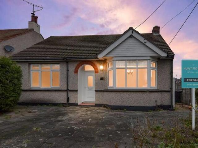 Bungalow 2 Bedroom For Sale Rayleigh Essex 400000 ELS101678804