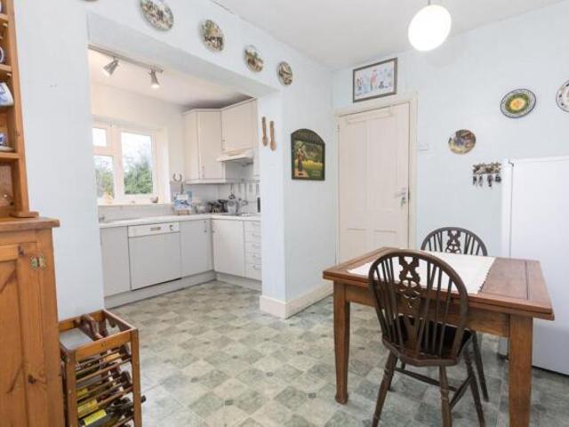 Bungalow 2 Bedroom For Sale Redhill Surrey 600000 ELS99641974