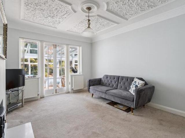 Bungalow 2 Bedroom For Sale Rickmansworth Hertfordshire 550000 ELS99237178