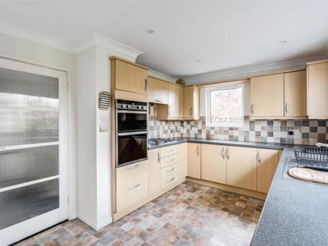 Bungalow 2 Bedroom For Sale Worthing West Sussex 470000 ES98335821
