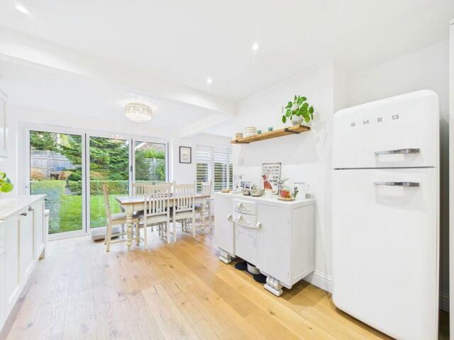 Bungalow 2 Bedroom For Sale Worthing West Sussex 575000 ES99895379