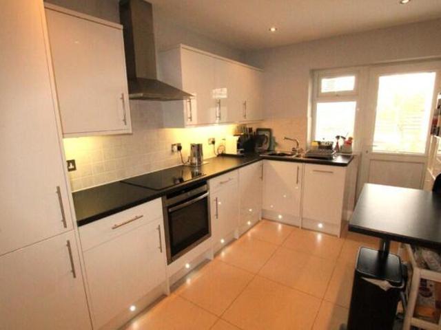 Bungalow 2 Bedroom For Sale Watford Hertfordshire 585000 ES101678780