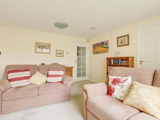 Bungalow 2 Bedroom For Sale West Bridgford Nottinghamshire 200000 ES101100193