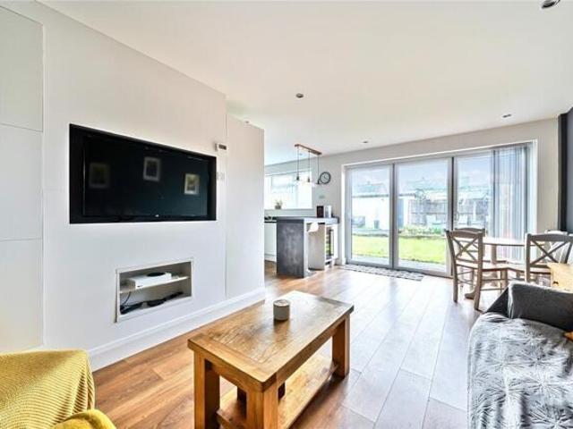 Bungalow 2 Bedroom For Sale Westerham Greater London 450000 ELS99926334