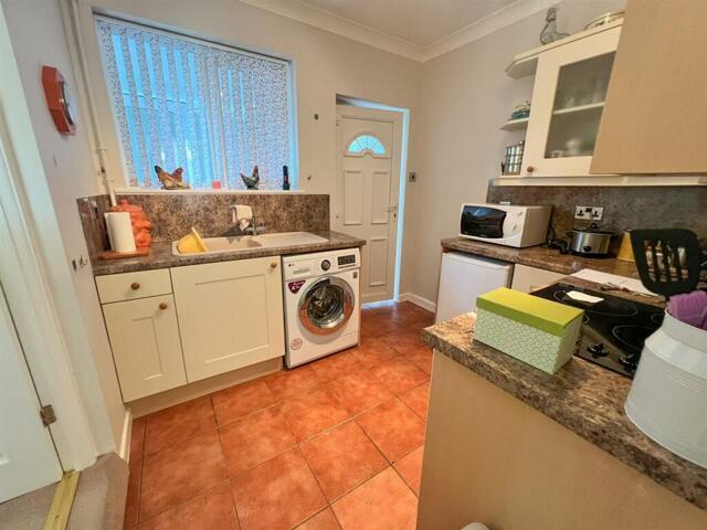 Bungalow 2 Bedroom For Sale Wye Kent 260000 ELS100058100