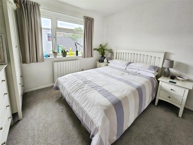 Bungalow 2 Bedroom For Sale Totland Bay Totland Bay 270000 ES99290187