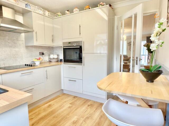 Bungalow 2 Bedroom For Sale Tewkesbury Gloucestershire 240000 ELS101678268