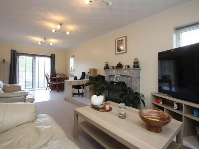 Bungalow 2 Bedroom For Sale The Vale Of Glamorgan The Vale Of Glamorgan 370000 ES98404356