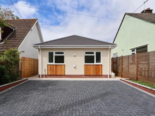2 Bedroom Bungalow Yatton North Somerset 89044114