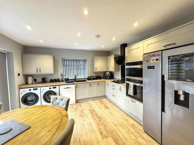Bungalow 3 Bedroom For Sale Conwy Conwy 309950 ES99475941