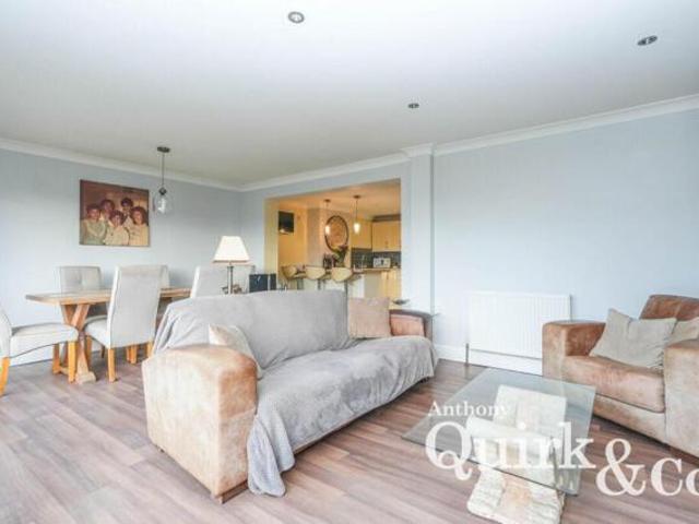 Bungalow 3 Bedroom For Sale Canvey Island Essex 375000 ES99808712