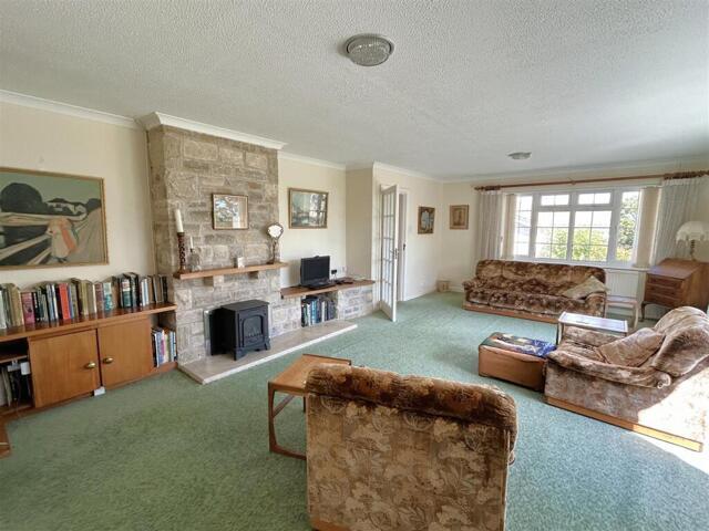 Bungalow 3 Bedroom For Sale Charmouth Dorset 550000 ES99237151